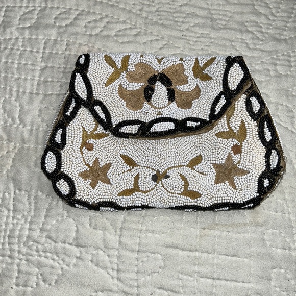 Bags | Beautiful Vintage Rare And Unique Floral Beaded Flapper Clutch ...